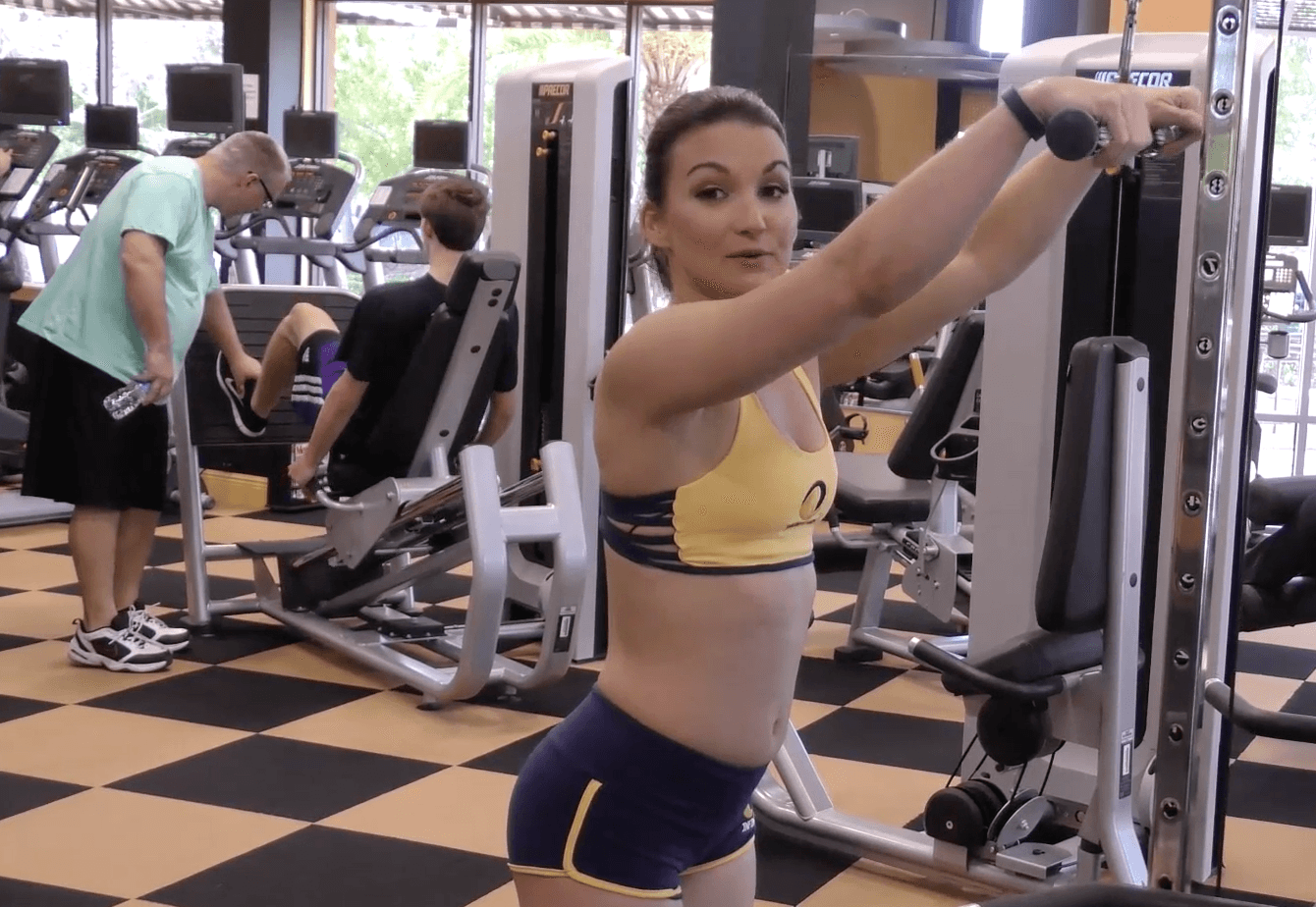 Npc competitor amy lindsey trains biceps and triceps - Infinite Labs